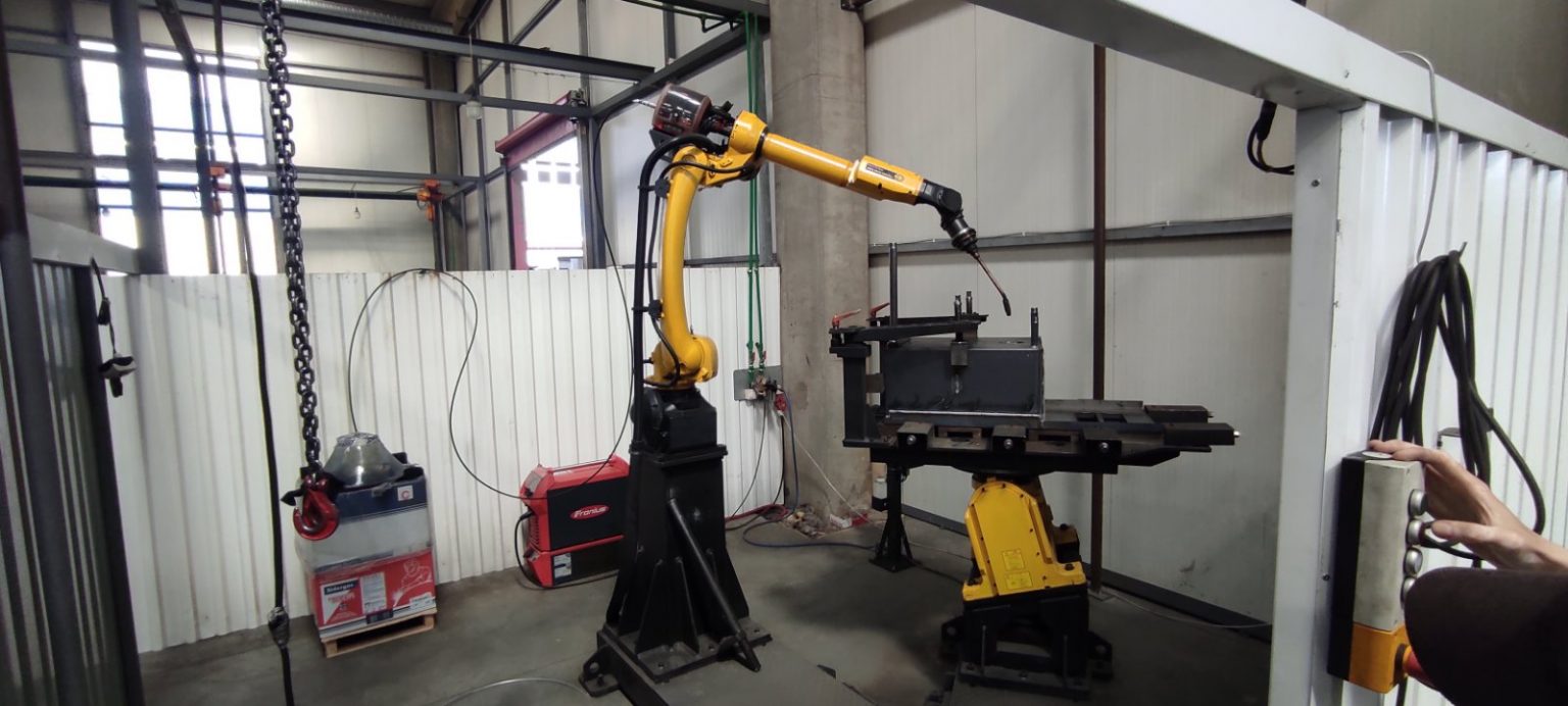 Robotska ćelija sa linearnom šinom - METRON Automation d.o.o